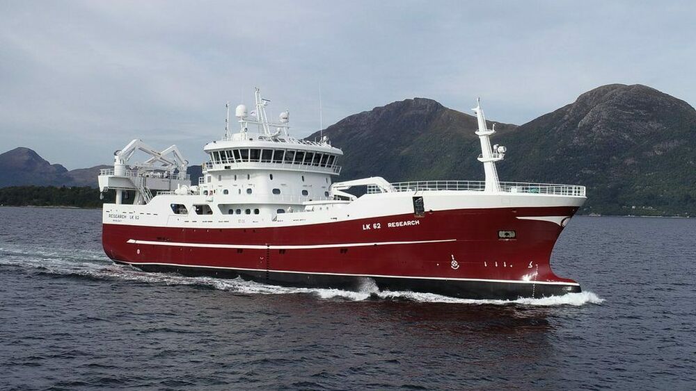 På veg til Ellingsøya med 2260 tonn makrell | NETT NO