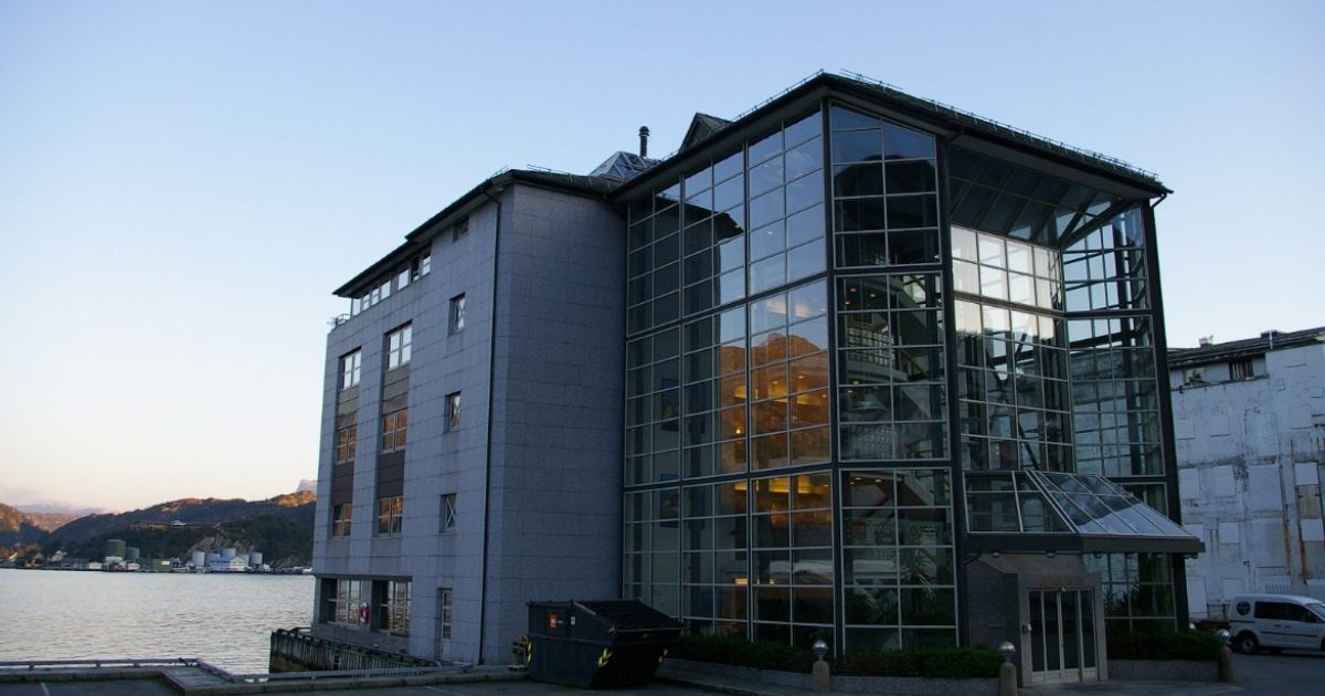 Domstein blir i Måløy | NETT NO