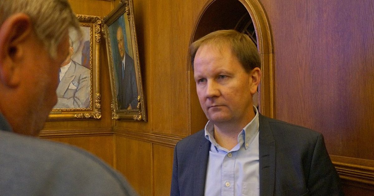 Solstad under tungt press | NETT NO